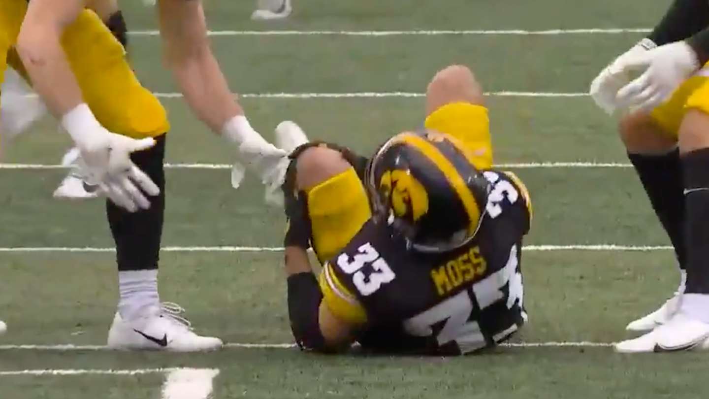 Riley Moss injury: Iowa DB hurts knee while celebrating interception vs ...