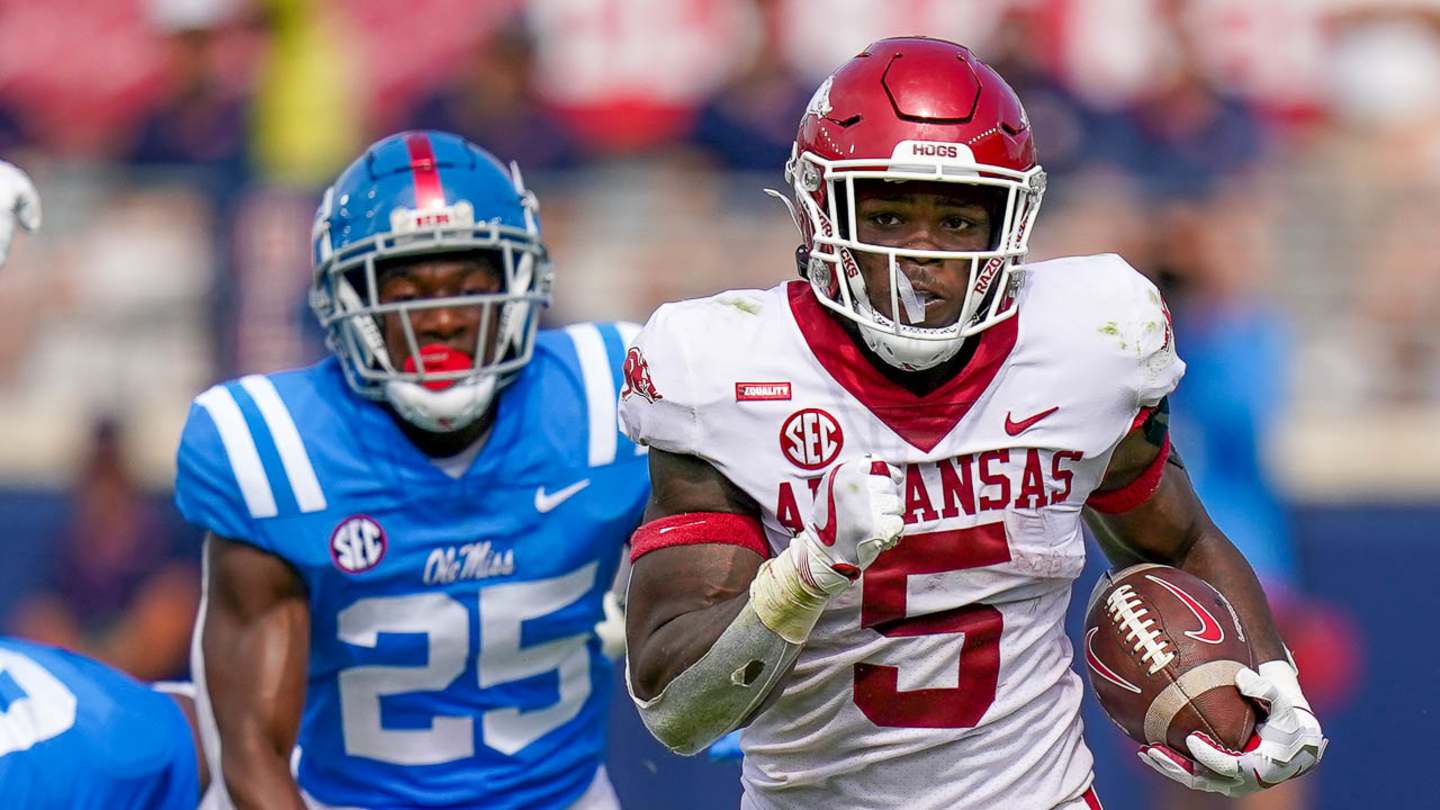 Arkansas Razorbacks Running Back Raheim Sanders Getting Teammates ...