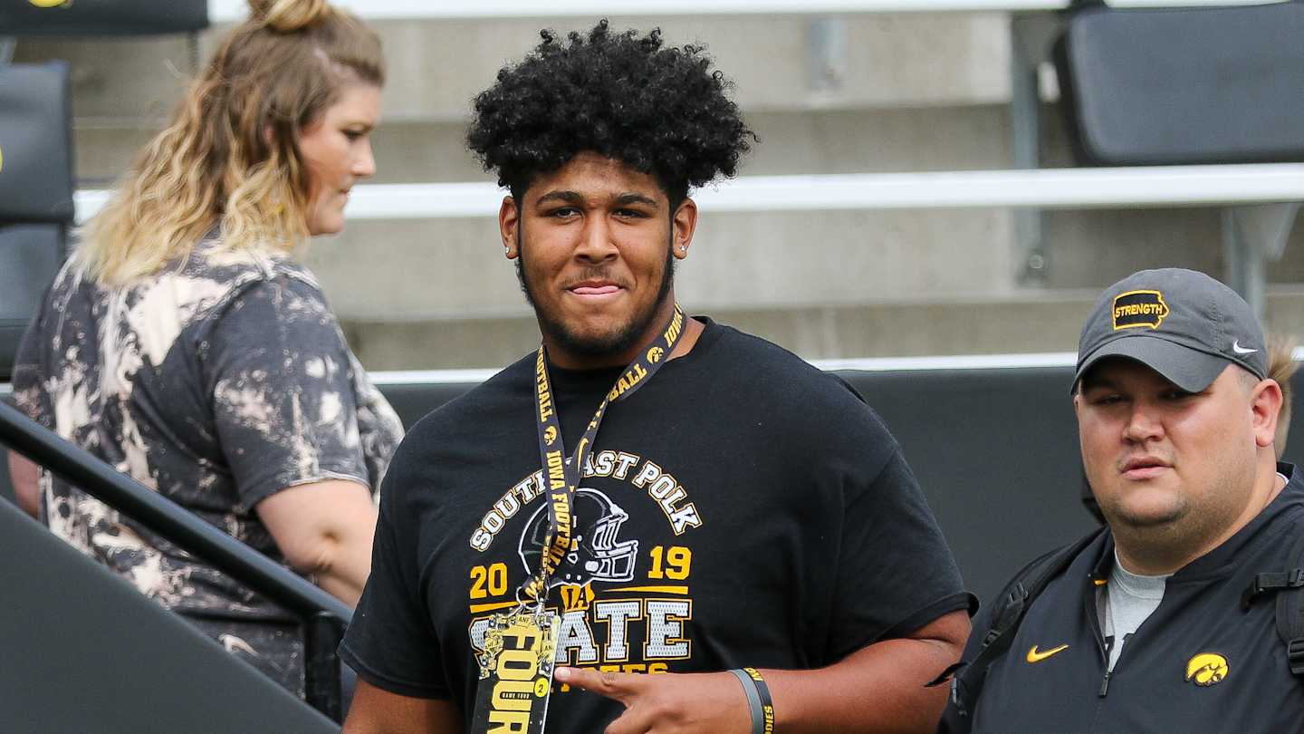 Hawkeyes Get Another Shot at Kadyn Proctor - Sports Illustrated Iowa ...