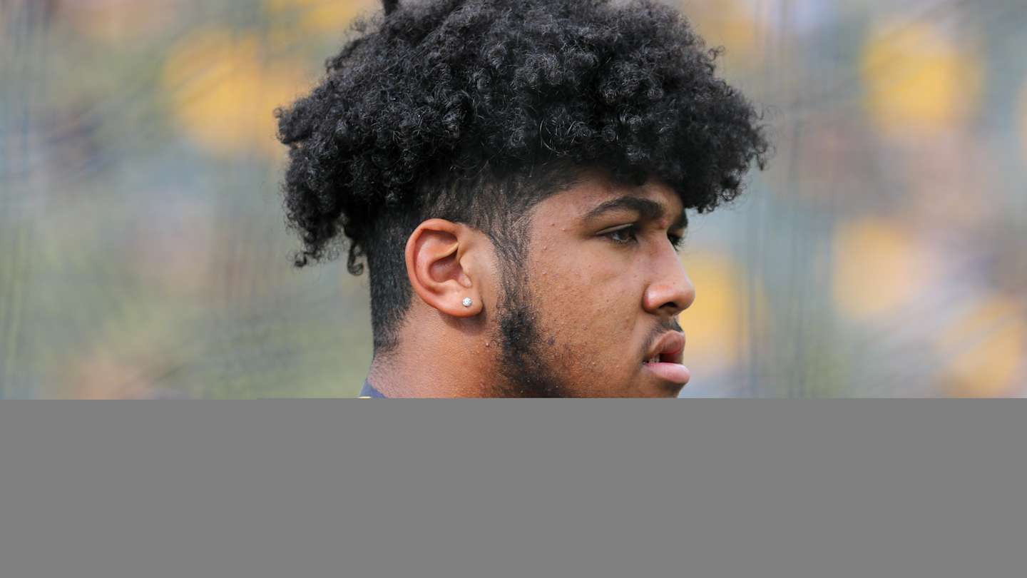 Kadyn Proctor Excited to Kick Off Senior Season - Sports Illustrated ...