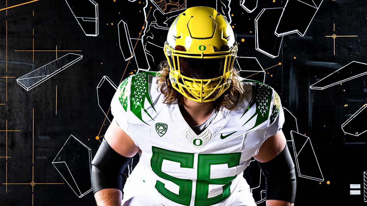 LOOK: Oregon Ducks Football Unveil Uniform Combination for Washington ...