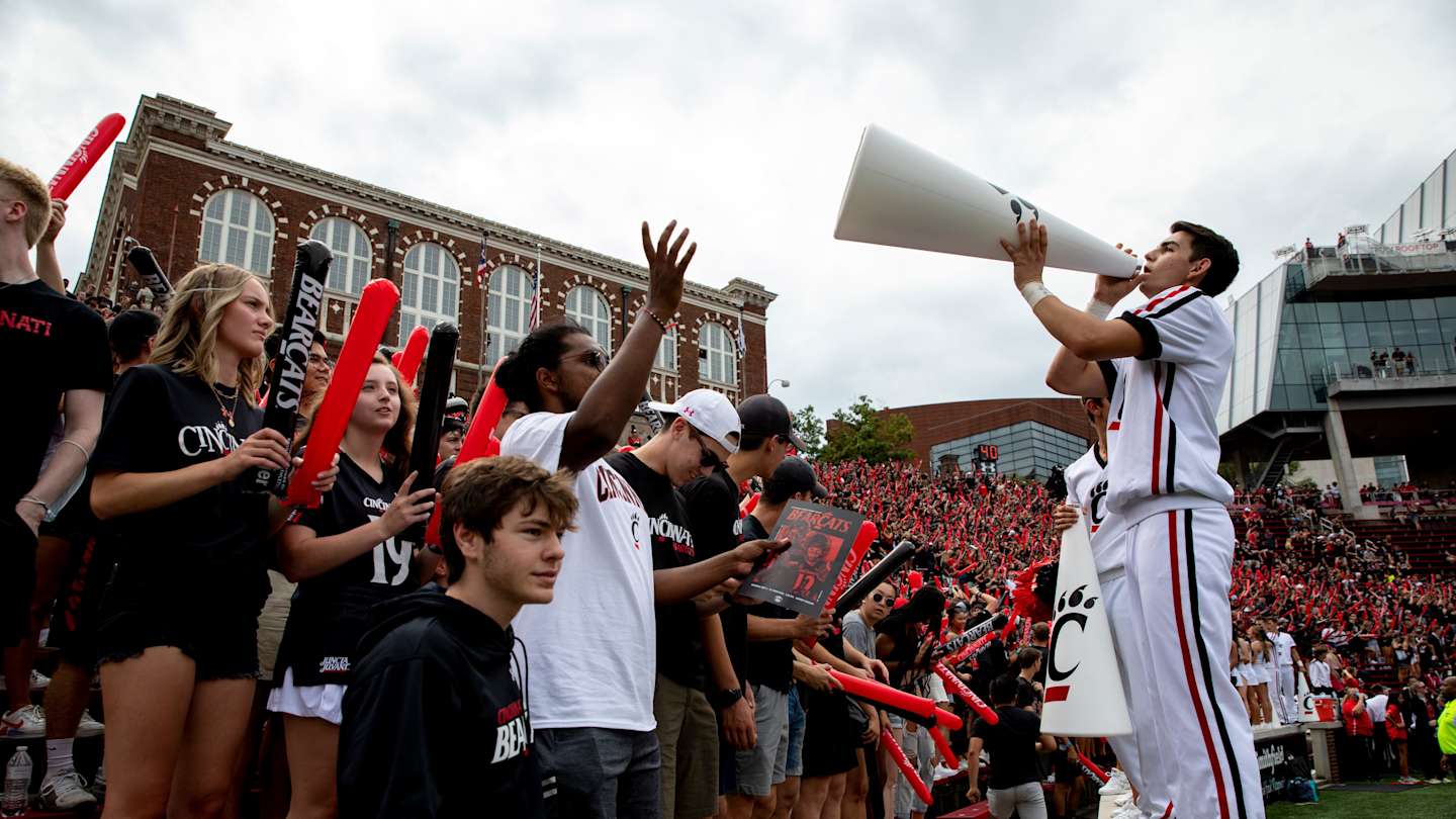 Look: UC Students Using Cutouts of Top Recruits at Indiana Game - All ...