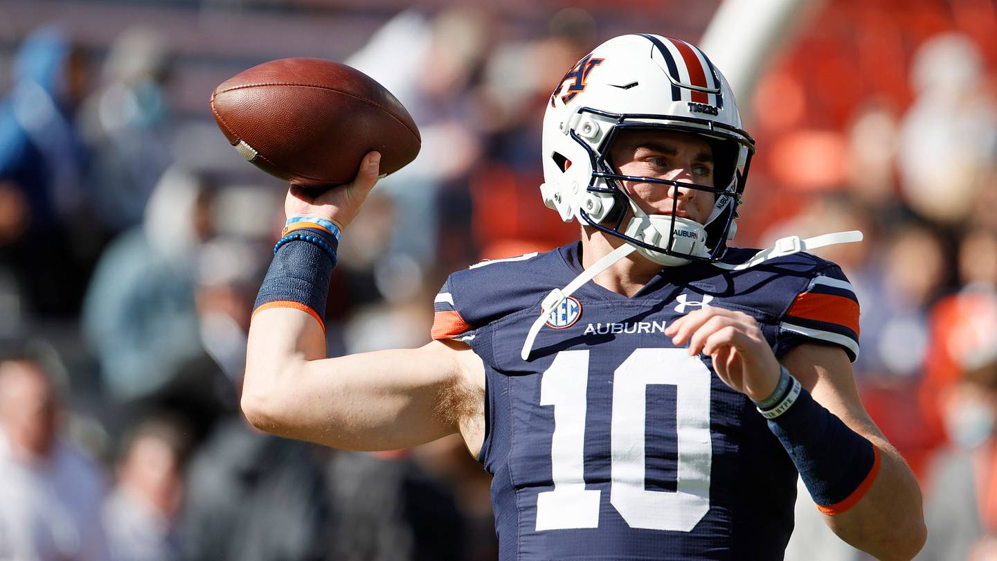 Bo Nix tweets picture after successful ankle surgery - Sports Illustrated