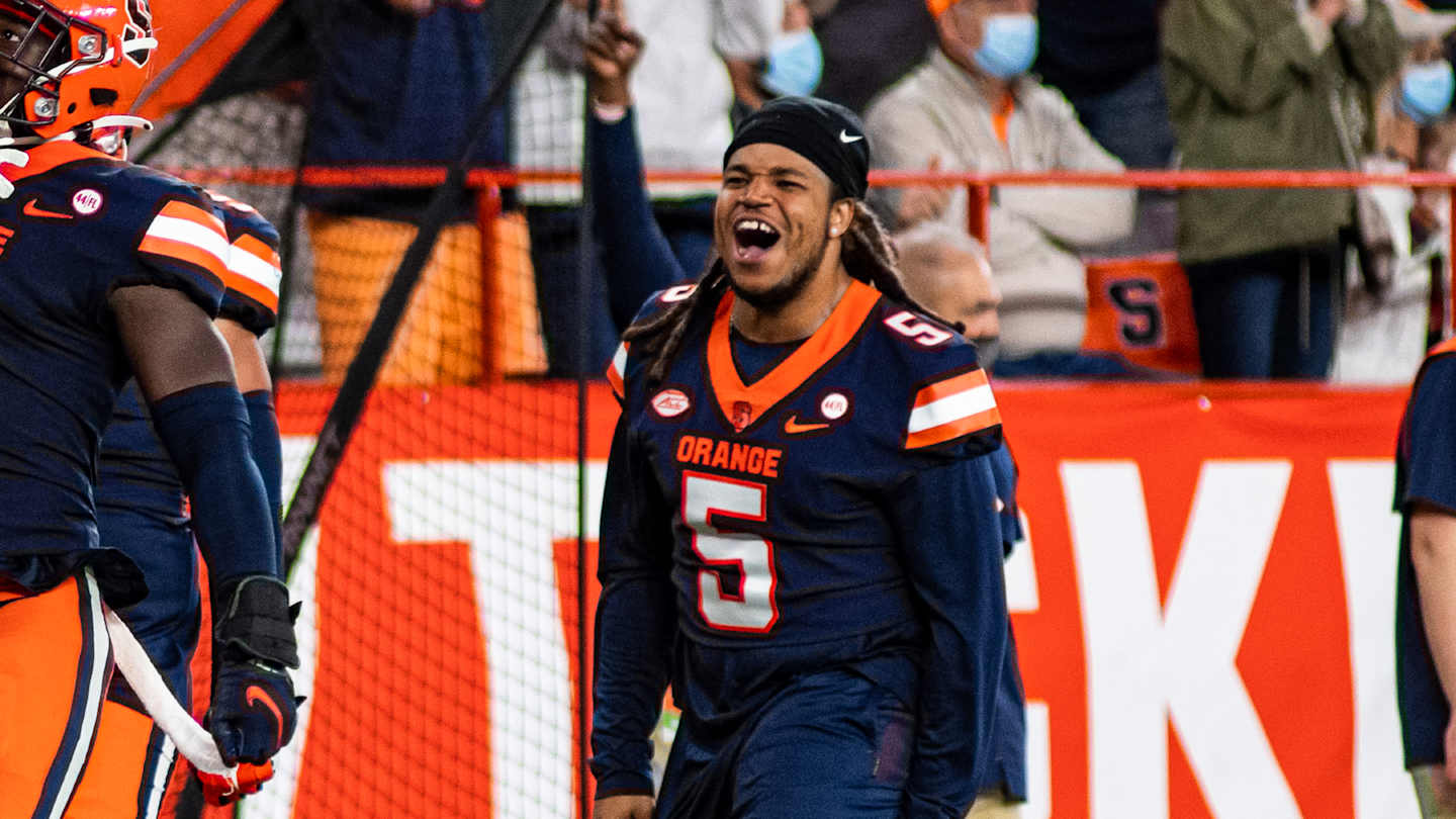 Chris Elmore to Redshirt, Return for 2022 - Sports Illustrated Syracuse ...