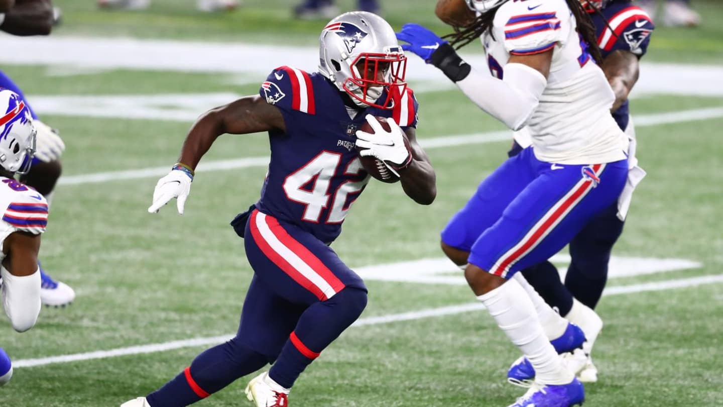 New England Patriots Sign 11 Players To Futures Contracts - Sports ...