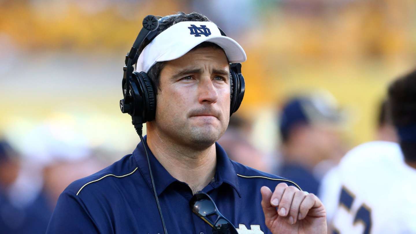 Mike Elston Staying At Notre Dame Is A Huge Win For Marcus Freeman ...