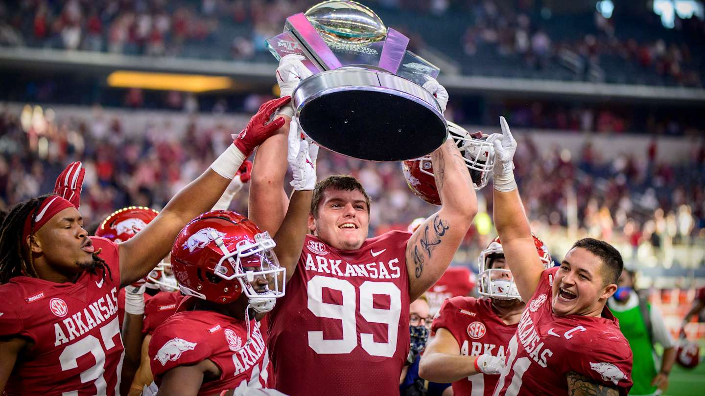 NFL Draft Profile: John Ridgeway III, Defensive Lineman, Arkansas ...