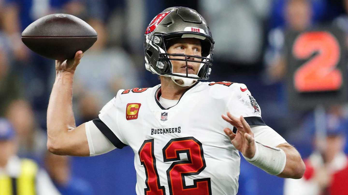 Tom Brady passes Drew Brees for all-time completions record - Sports ...