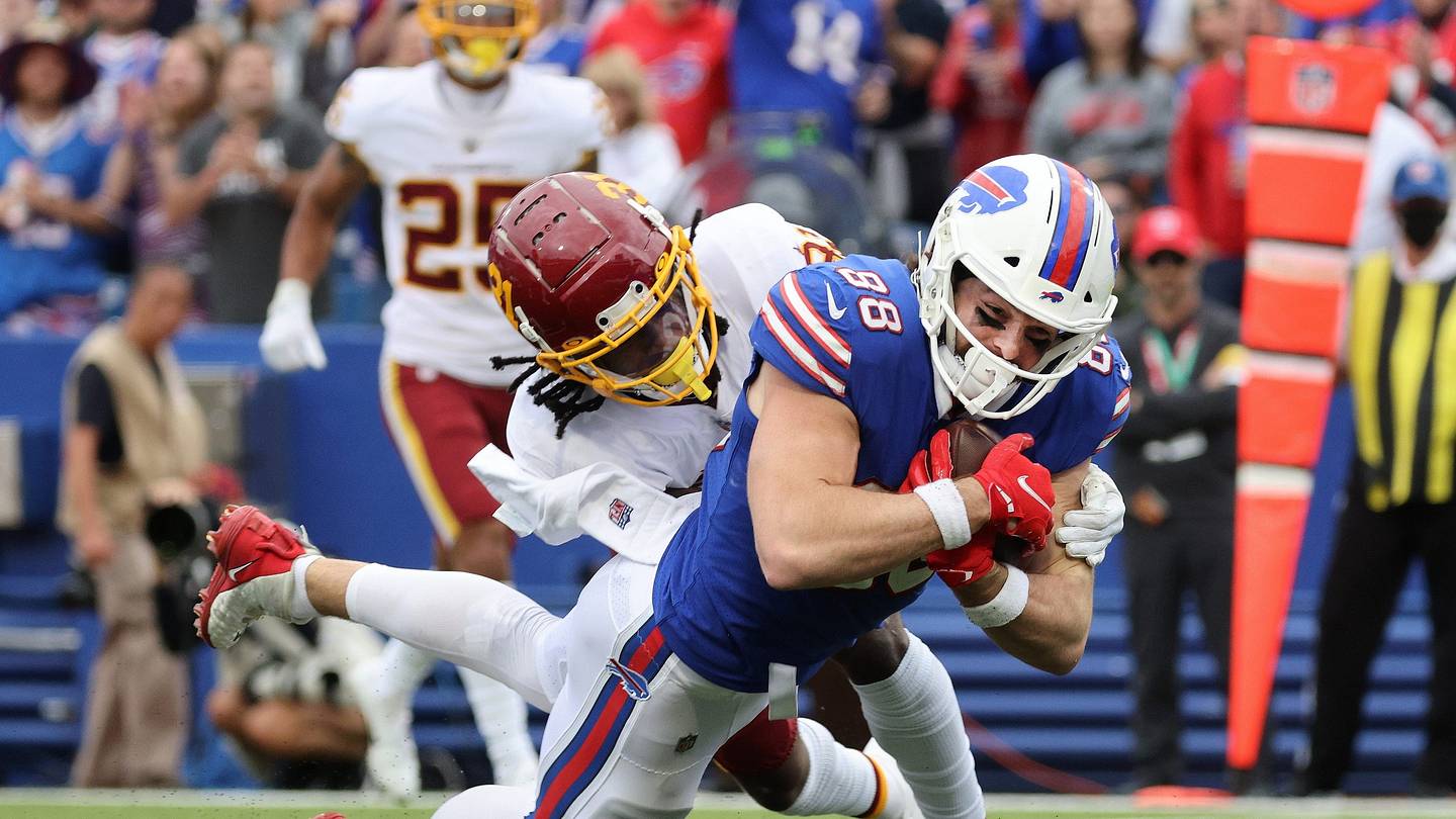 Bills TE Dawson Knox keeps breakout season going ahead of crucial game ...