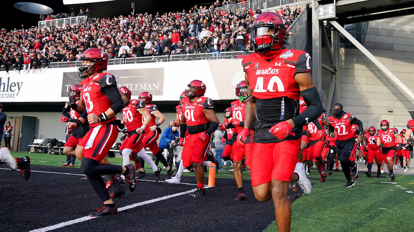 UC Clinging to Top-25 Status in Latest 2023 Recruiting Rankings - All ...