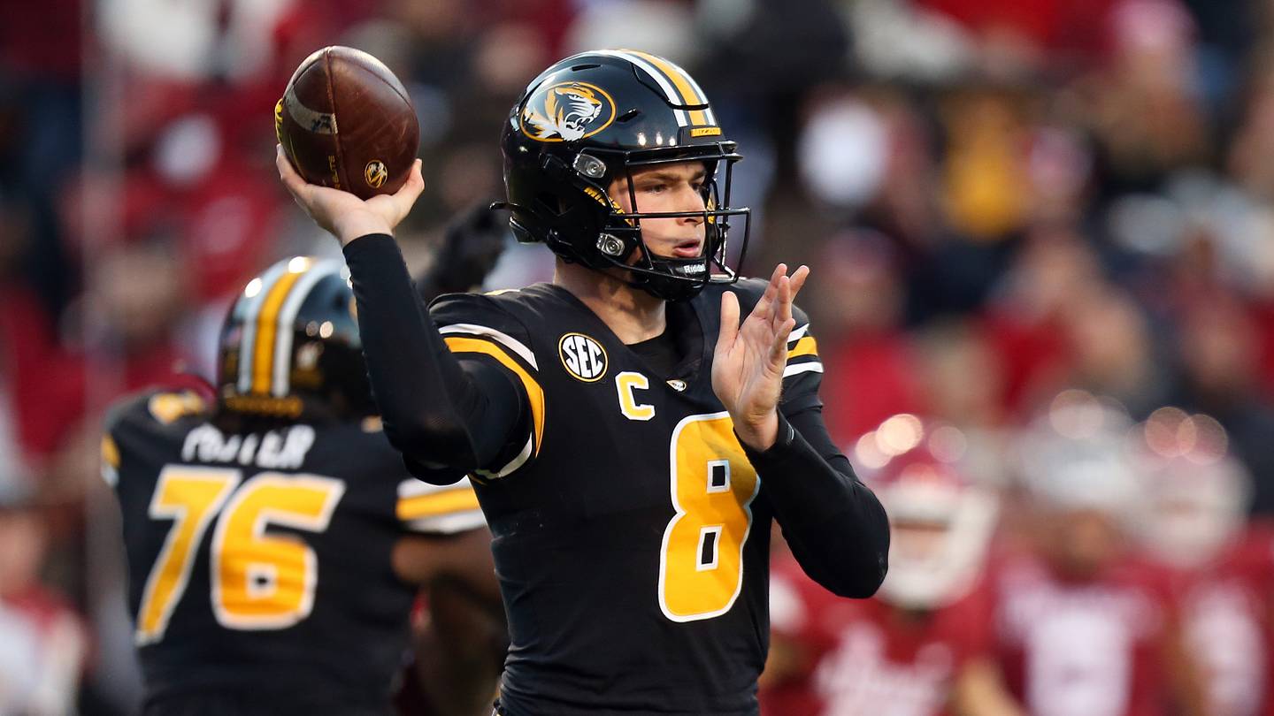 Connor Bazelak transfer: Missouri QB to enter portal - Sports Illustrated