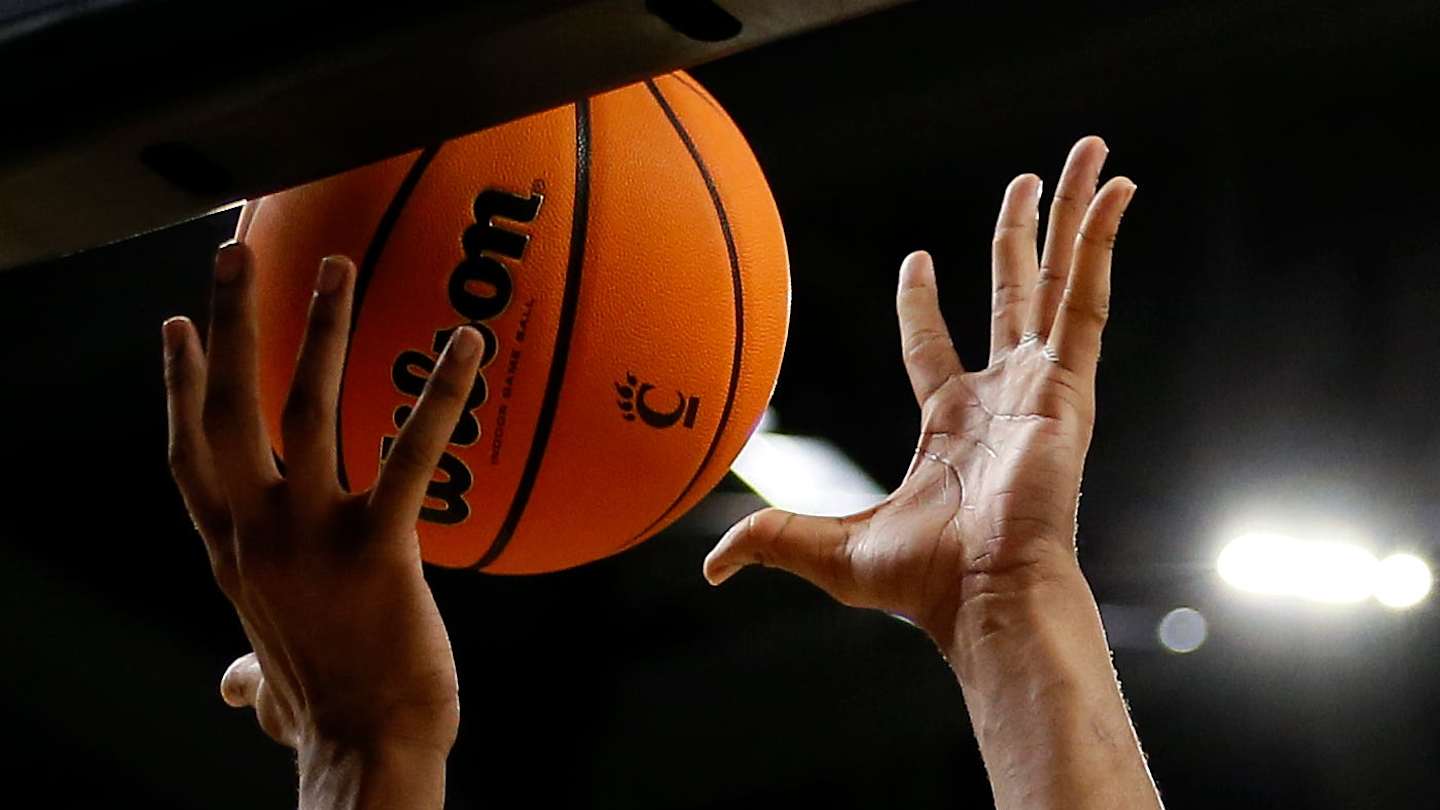 UC Offers 2025 Four-Star Point Guard Jasper Johnson - All Bearcats