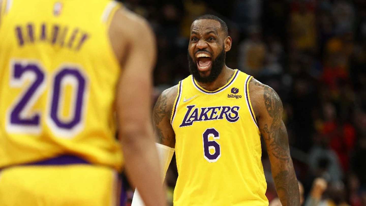 Lakers: LeBron James' TV Setup During NFL Game Goes Viral Online - All ...