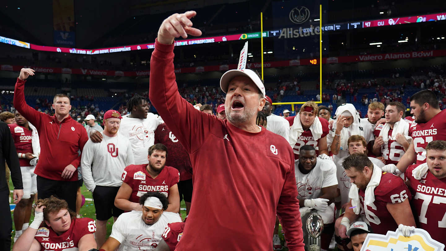 Bob Stoops, son, Drake embrace after Alamo Bowl touchdown - Sports ...