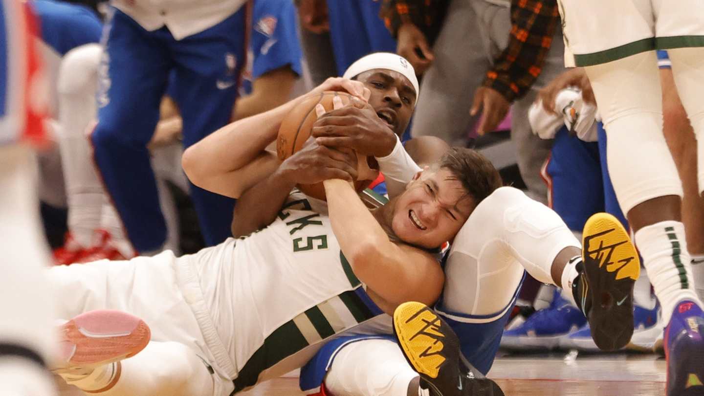 Watch Grayson Allen Get Ejected For Flagrant Foul On Alex Caruso ...