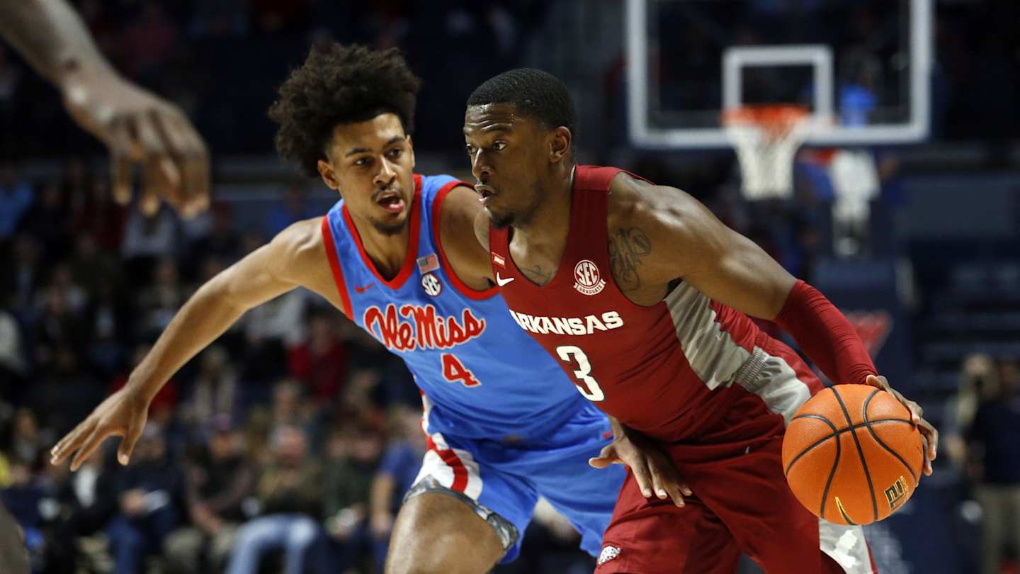 Hogs' Trey Wade: Getting Better Defensively Helps Offense - Sports ...