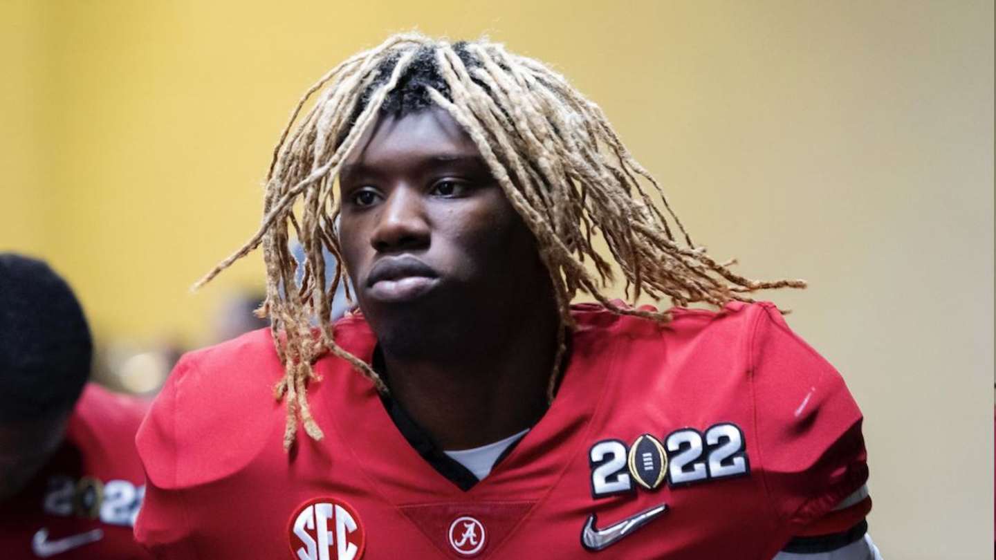 Alabama WR Agiye Hall Enters NCAA Transfer Portal - Sports Illustrated ...