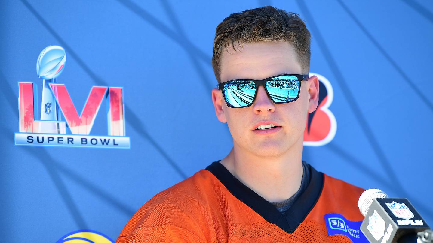 Joe Burrow’s Super Bowl pregame outfit turns heads - Sports Illustrated