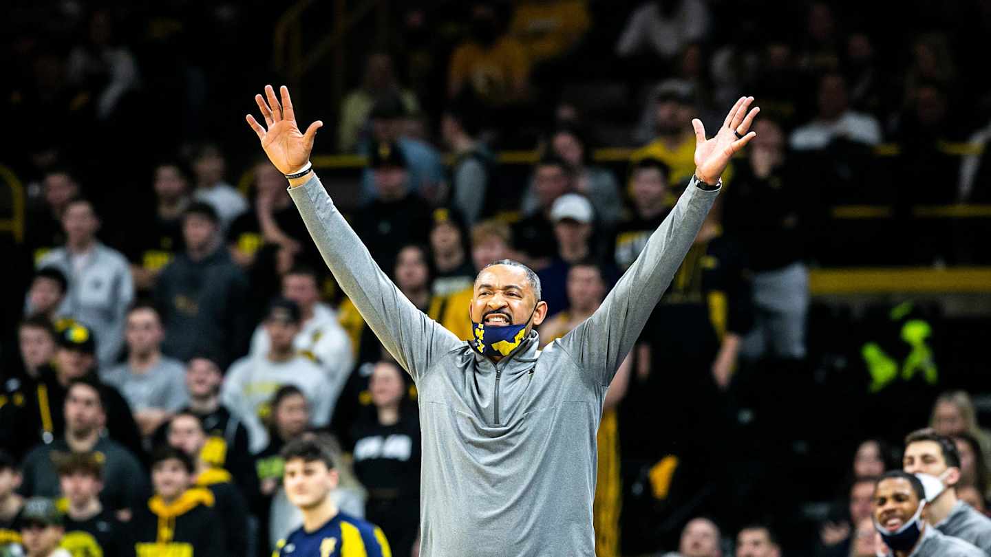 Juwan Howard picks up bizarre technical foul in Michigan win over Iowa ...