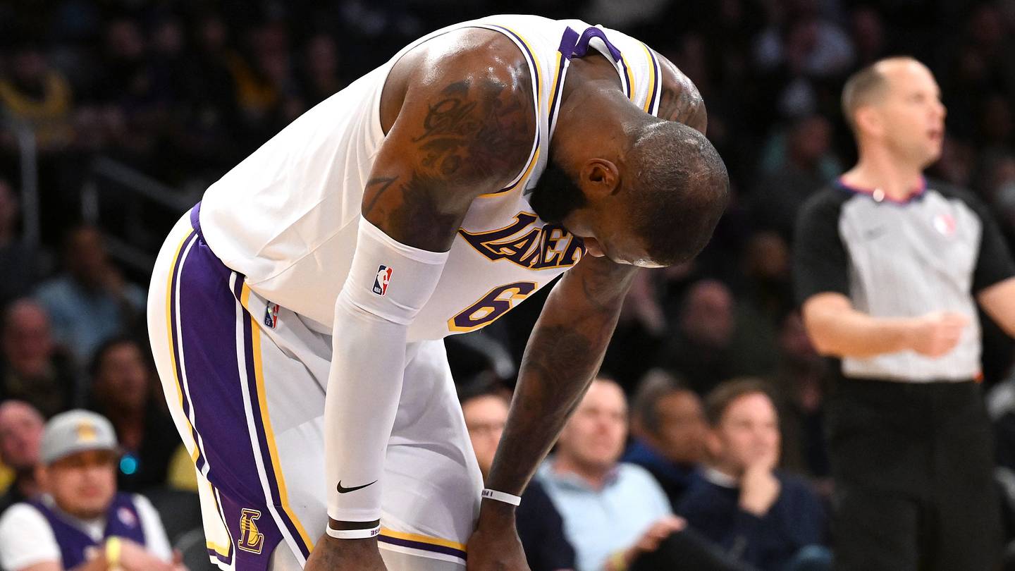 Lakers star LeBron James offers update on left ankle injury - Sports ...