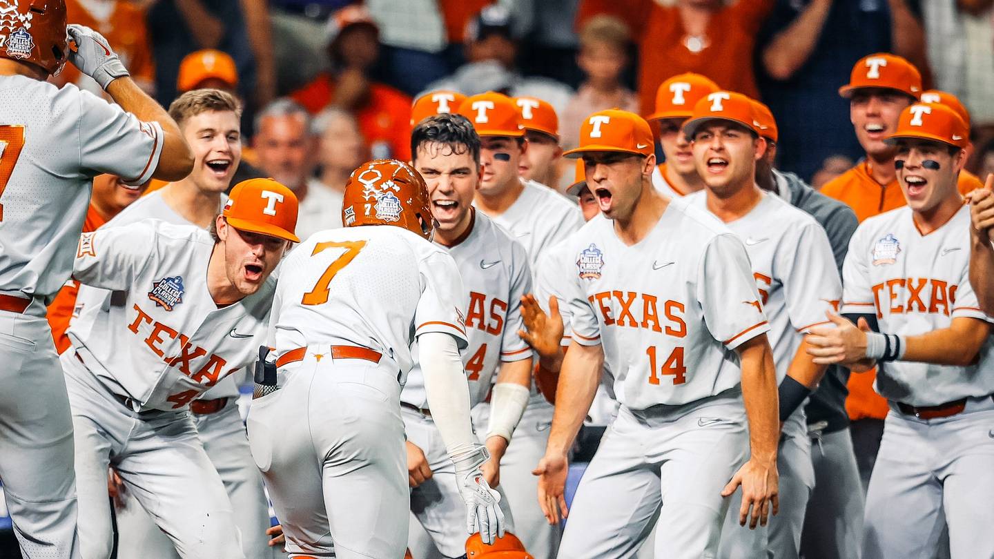 LIVE UPDATES: No. 1 Texas Takes on UCLA, Looking to Remain Undefeated ...