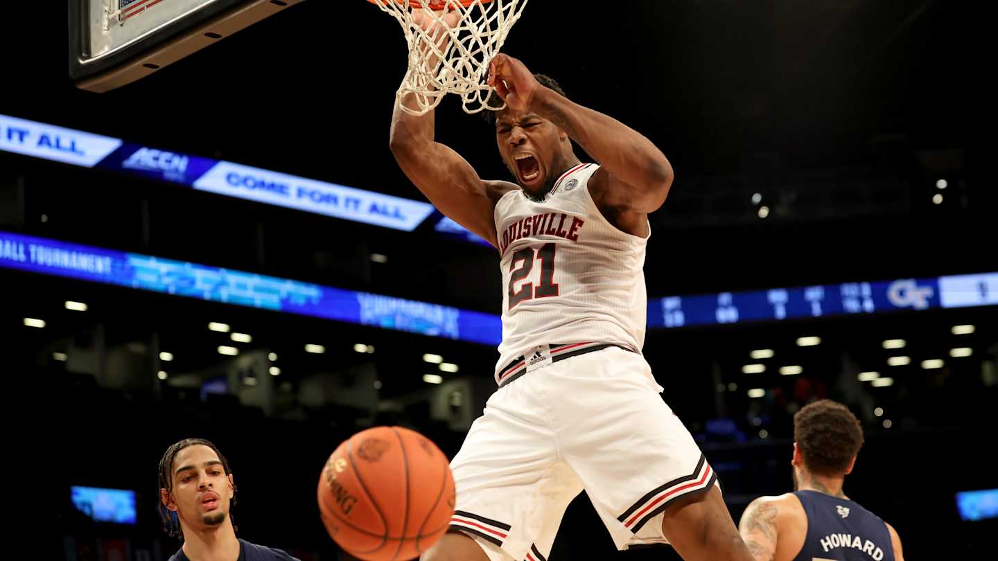 Report: Louisville Forward Sydney Curry to Enter Transfer Portal ...