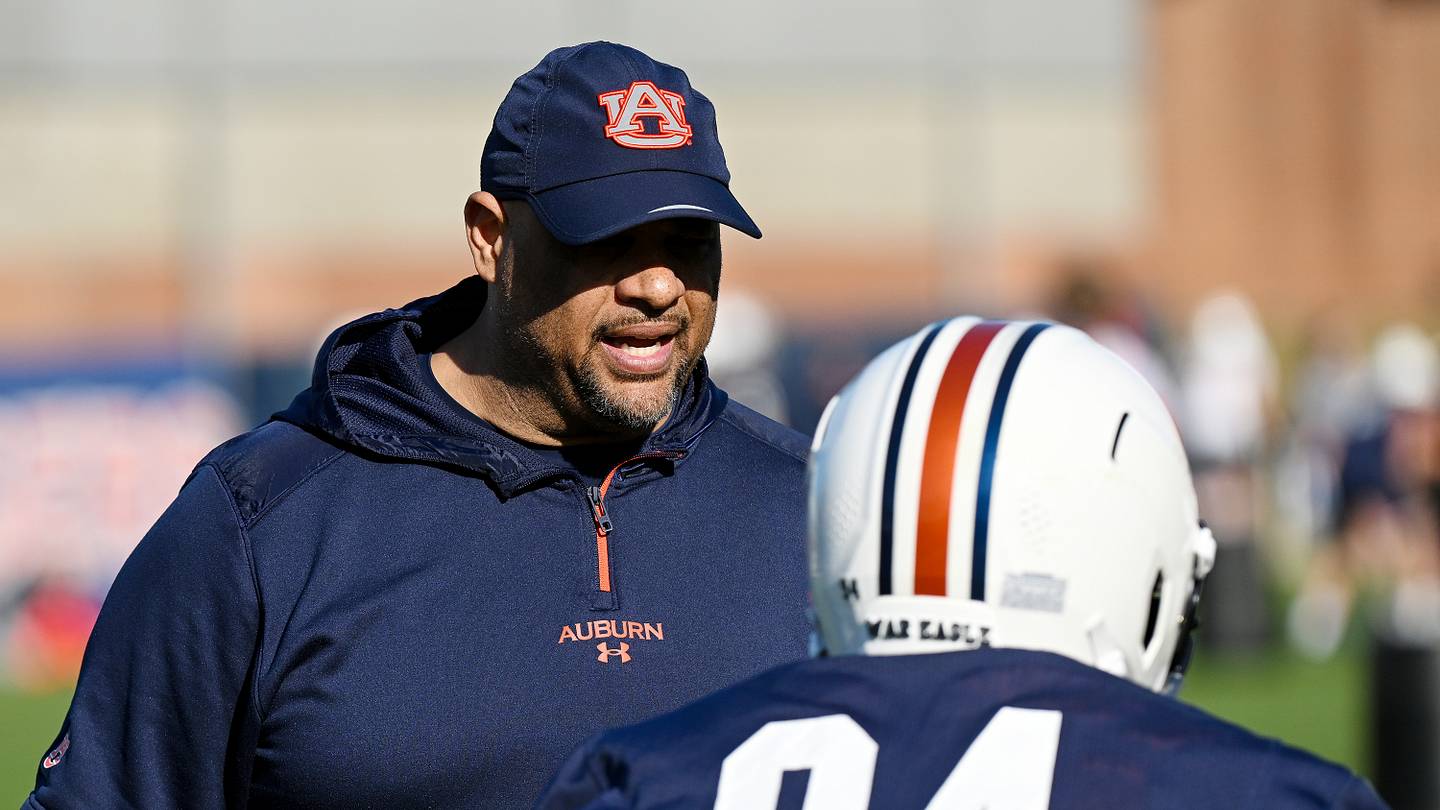 An updated look at Auburn Football target Anthony James's recruitment ...