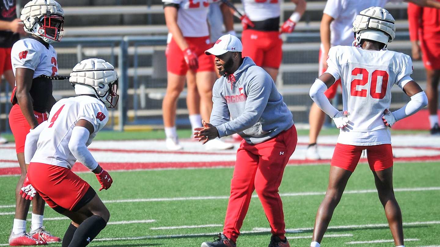 Wisconsin offers 2025 cornerback Tre Poteat from Verona - Sports ...