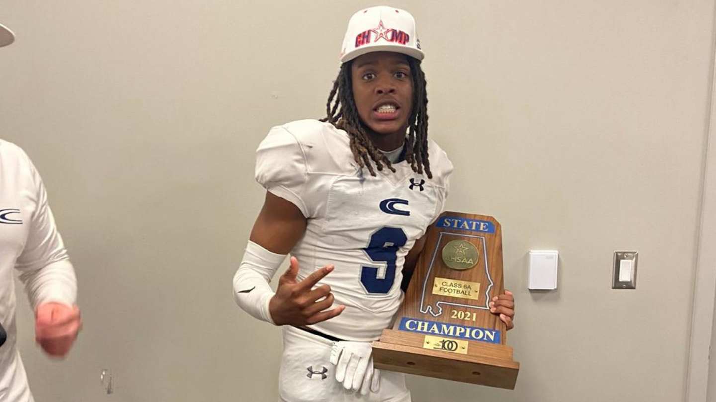 Notre Dame Offers Standout Two-Way Standout Jaylen Mbakwe - Sports ...