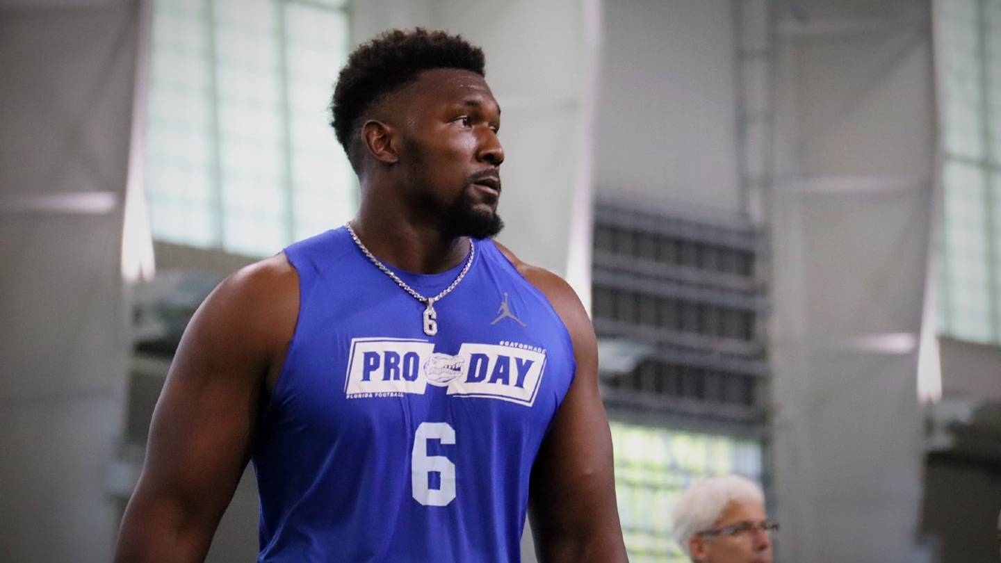 Zachary Carter Showcases Flexibility During Florida Gators Pro Day ...