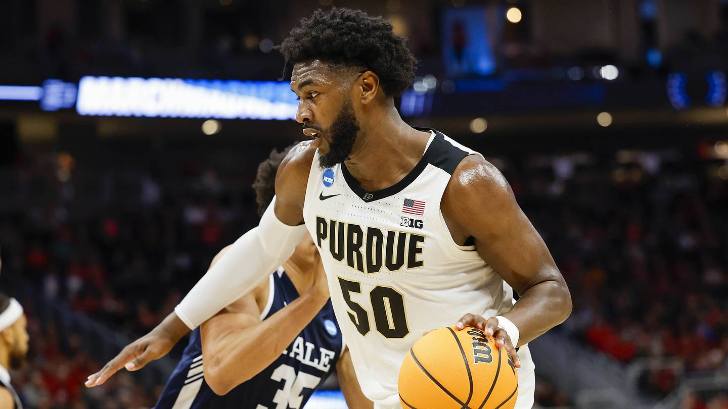Purdue Center Trevion Williams Announces Decision to Enter 2022 NBA ...