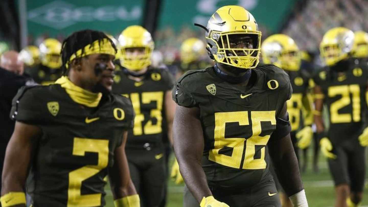 Oregon Football Offensive Lineman Jonathan Denis Enters Transfer Portal ...