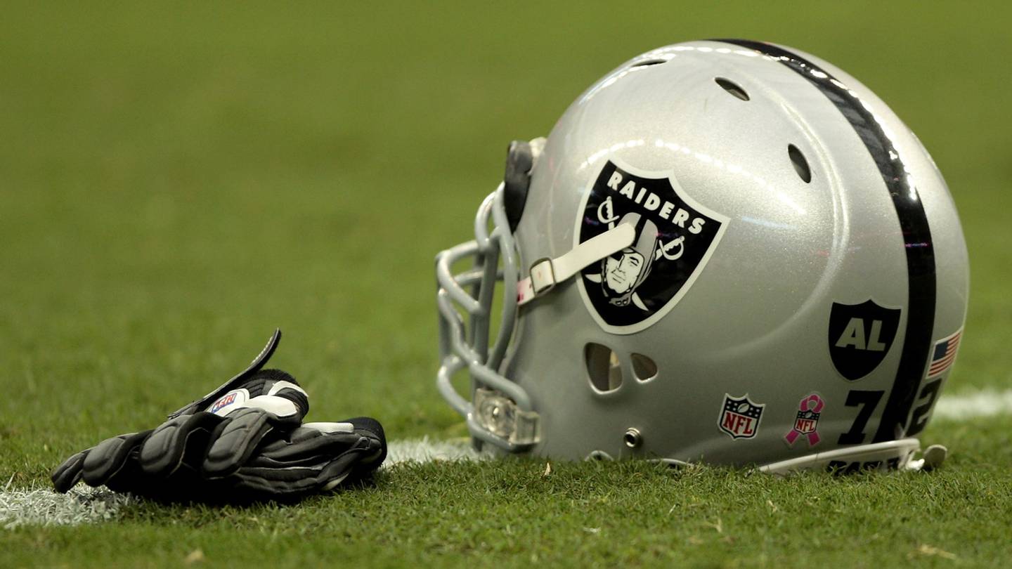Raiders DT Russell Was Good, Could Have Been Great - Sports Illustrated ...
