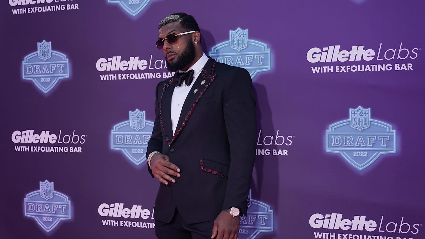 NFL Draft 2022: The Best and Boldest Red Carpet Outfits - Sports ...