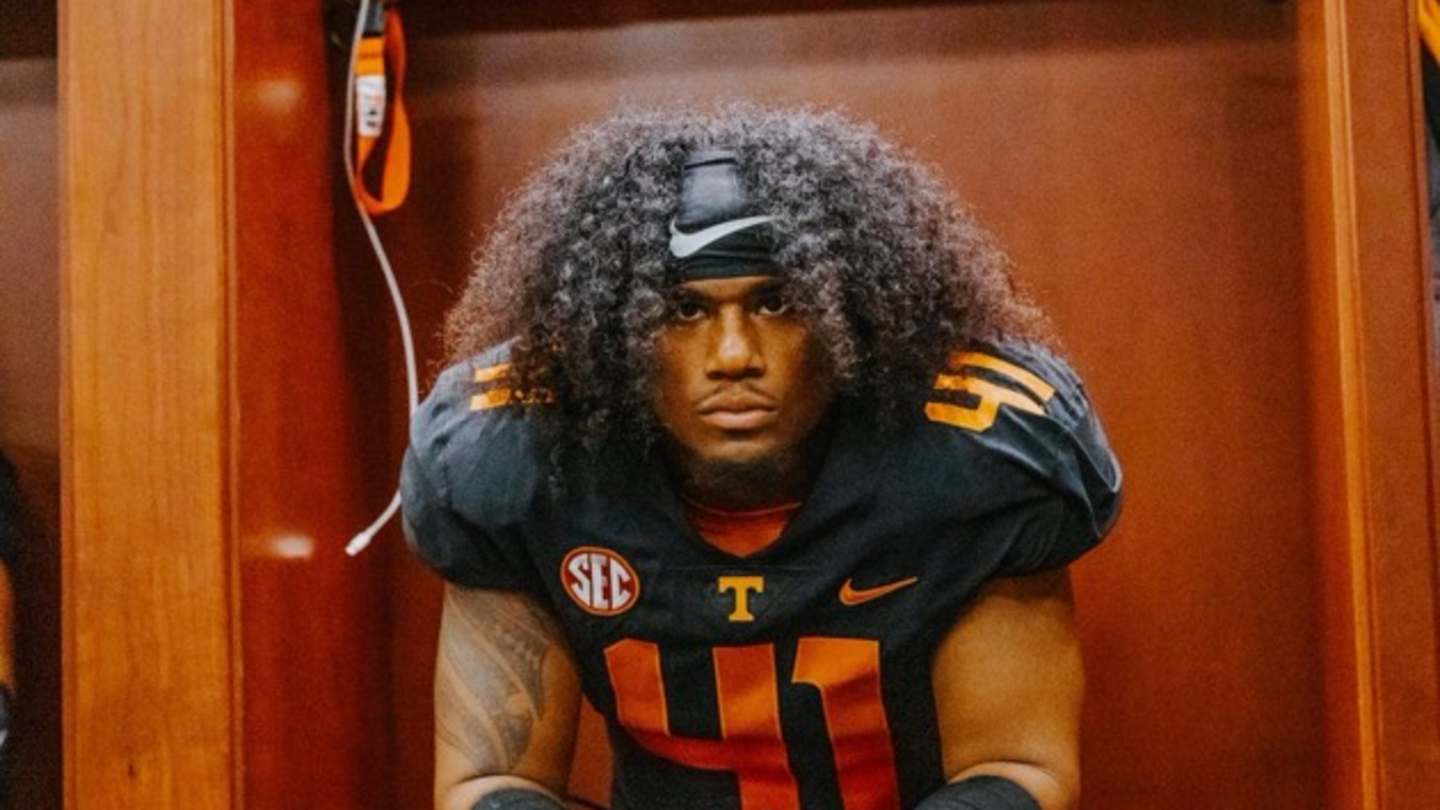 Tennessee Linebacker Enters Transfer Portal - Sports Illustrated ...