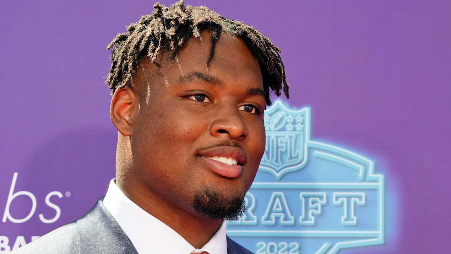 What They Are Saying: Grades and Analysis For Zion Johnson to the ...