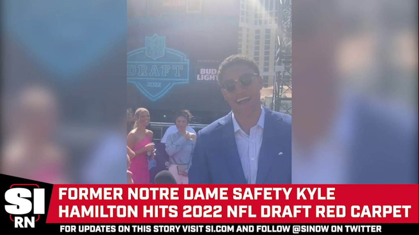 Former Notre Dame Kyle Hamilton Hits 2022 NFL Draft Red Carpet - Sports ...