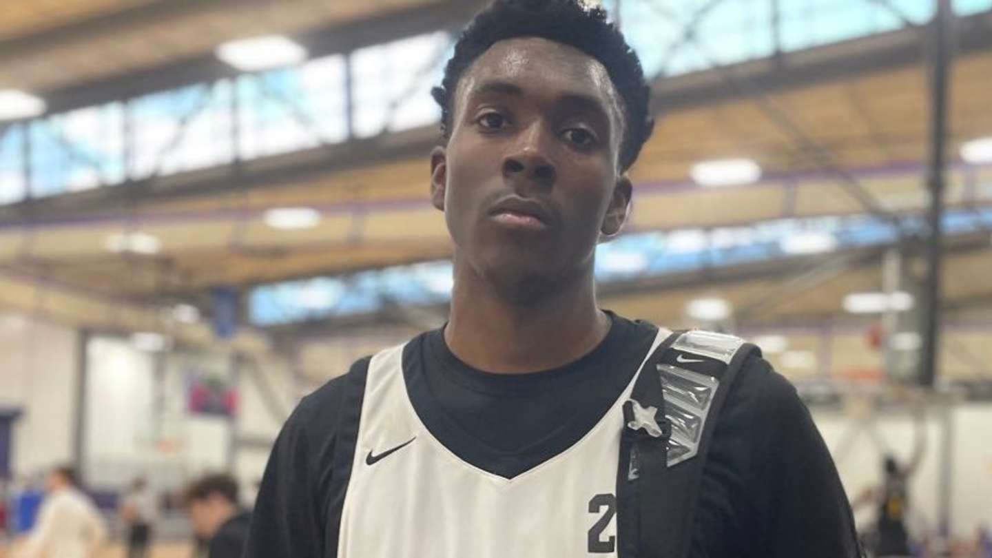 '23 Center Xavier Booker Re-Offered by Louisville - Sports Illustrated ...