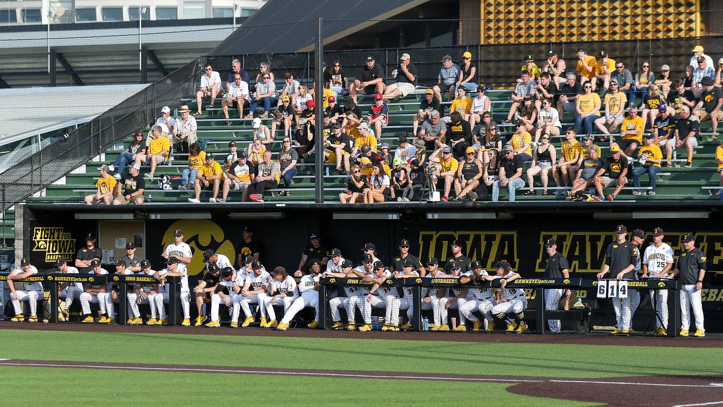 Hawkeyes Power Up Against Ohio State - Sports Illustrated Iowa Hawkeyes ...