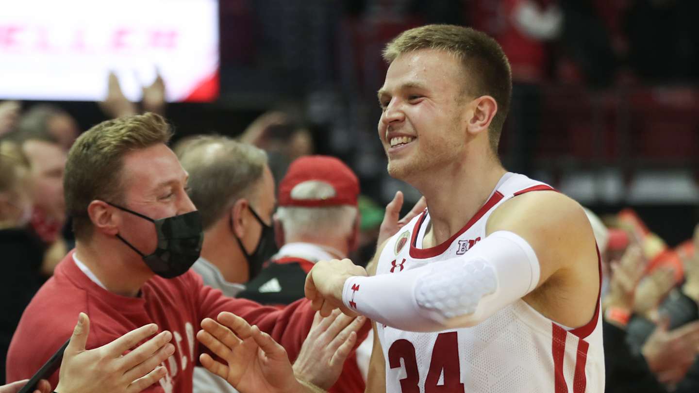 Former Wisconsin guard Brad Davison working out for the Brooklyn Nets ...