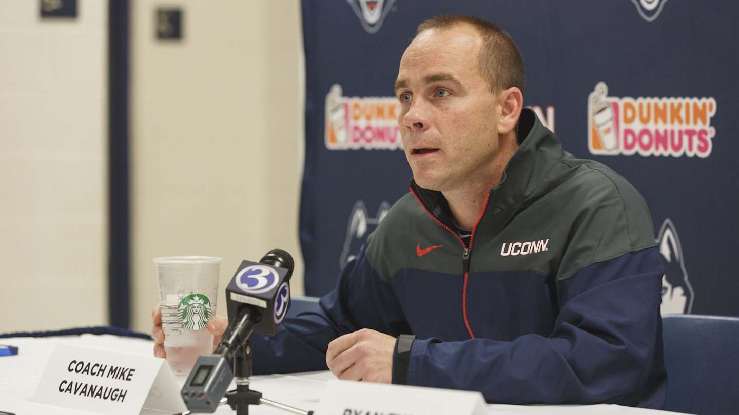 Mike Cavanaugh Shares Spirit with “UConn Way” at Coaches Road Show ...