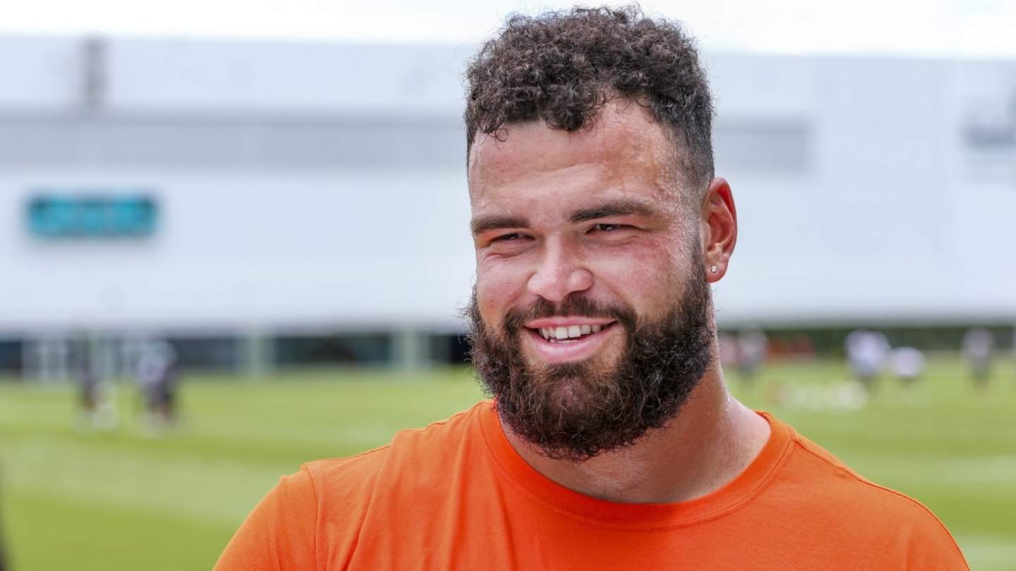 Center Connor Williams Misses First Day of Miami Dolphins Minicamp ...