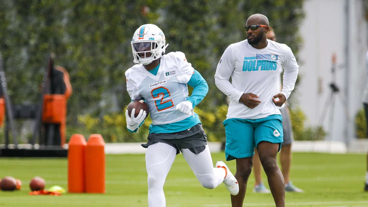 Miami Dolphins Week 1 Depth Chart Highlights - Sports Illustrated Miami ...