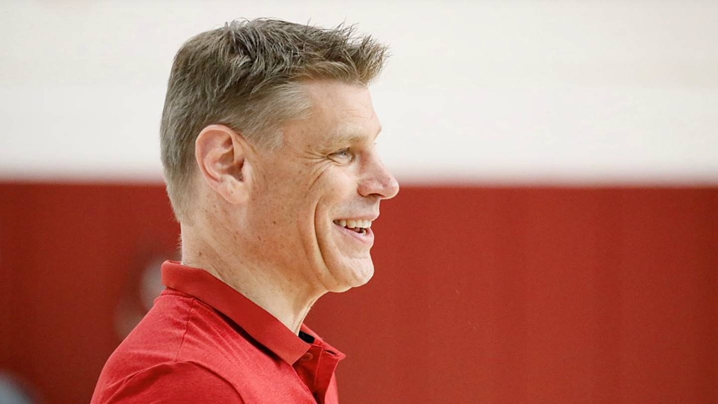 Oklahoma announces Porter Moser's coaching staff - Sports Illustrated ...