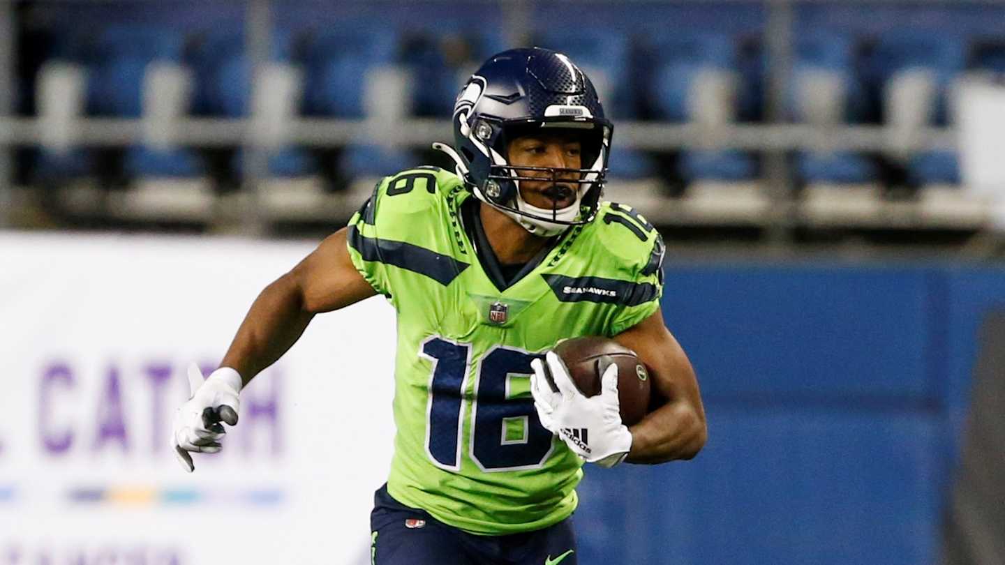 Seahawks 2021 Awards: Offensive Player of the Year - Sports Illustrated ...