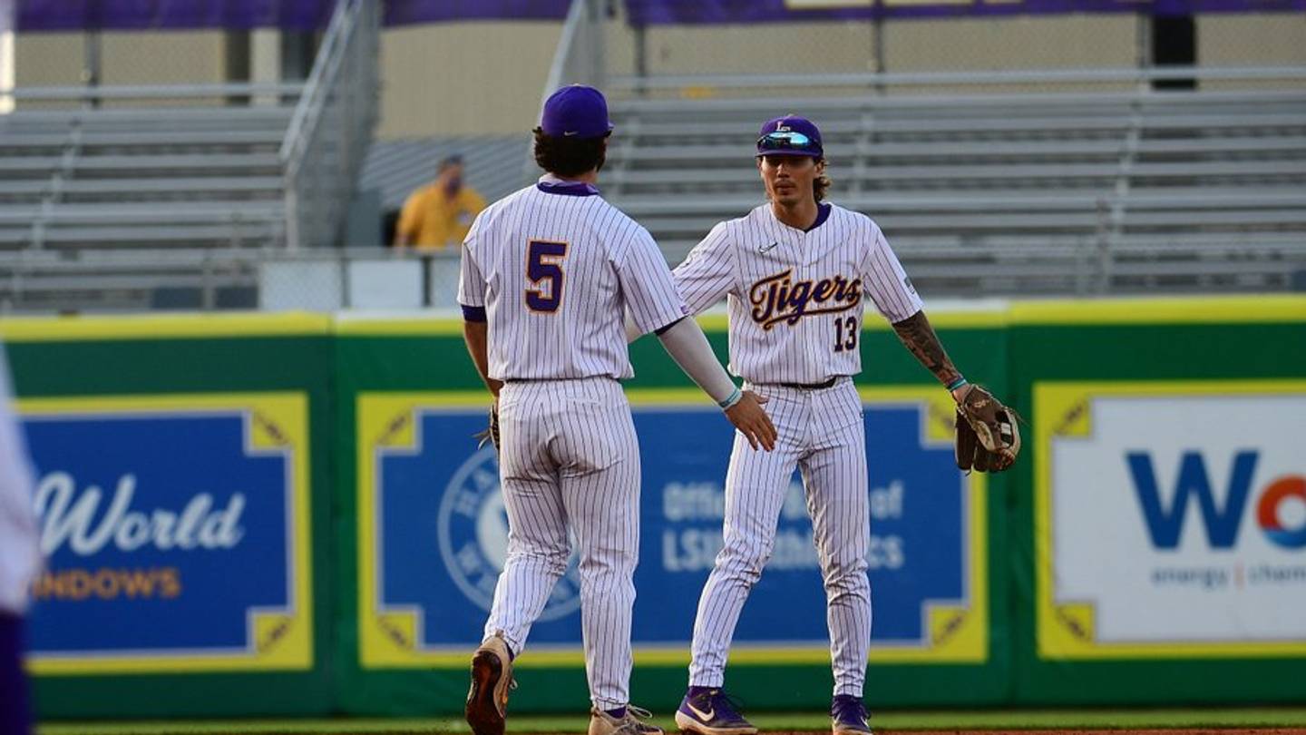 LSU Baseball Utilizes Young Arms, Situational Hitting to Defeat ULM 5-0 ...