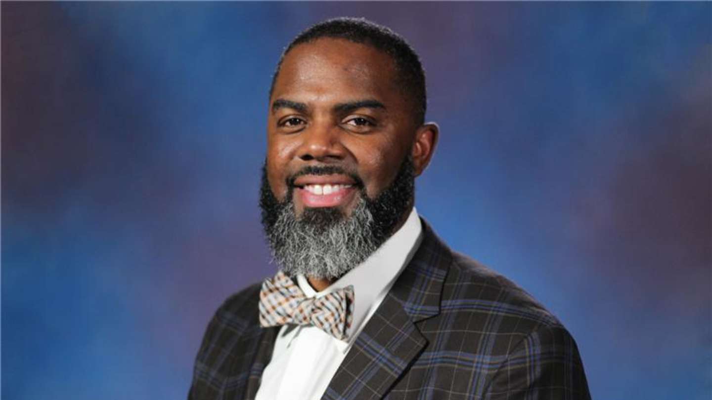 Kevin Dyson Becomes a High School Principal - Sports Illustrated ...