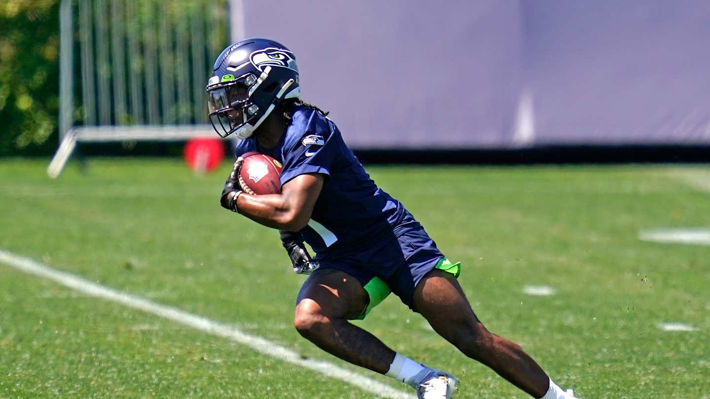Seahawks WR D'Wayne Eskridge Aiming to Build Legacy On and Off the ...