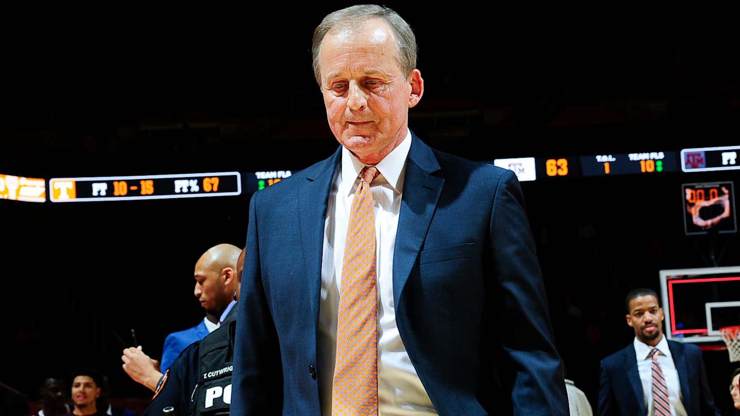 Texas Longhorns Basketball: Legendary Texas Longhorns Head Coach Rick ...