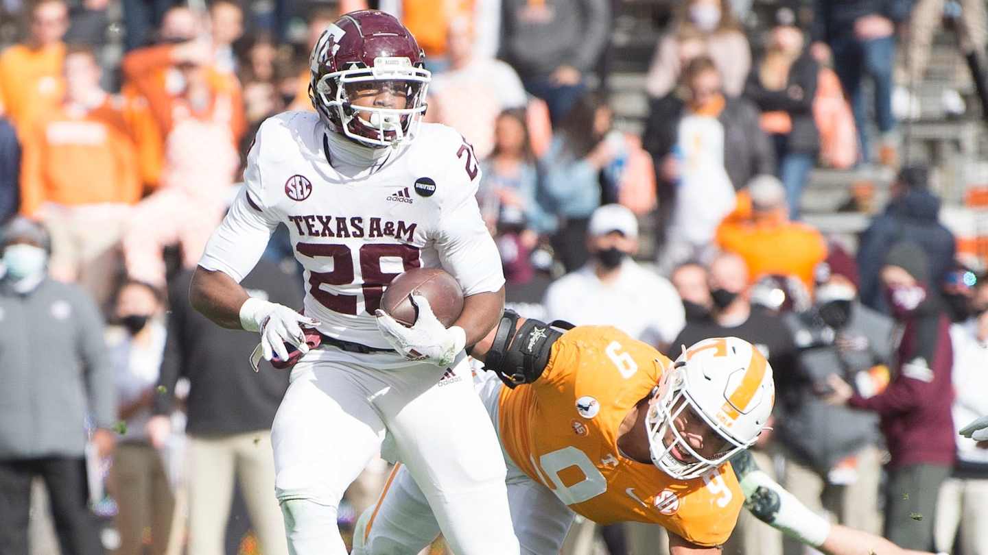 Jimbo Fisher Sees 'Outstanding Pro' In Texas A&M RB Isaiah Spiller ...